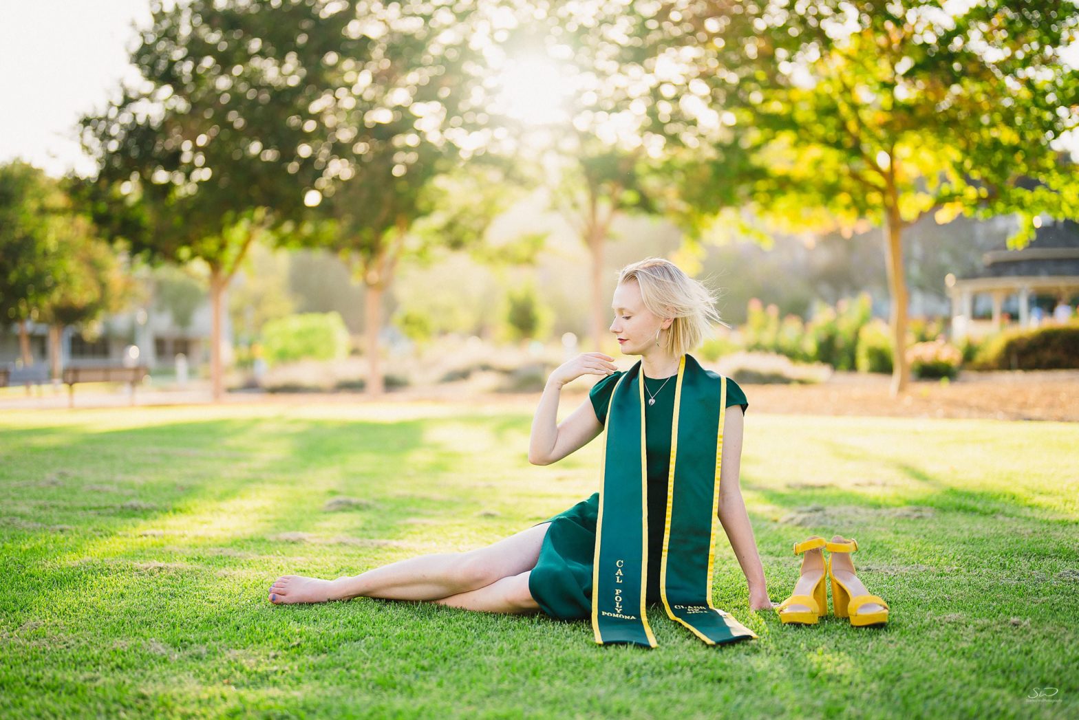 Allie – UCLA Graduation Portraits - Stanley Wu Photography